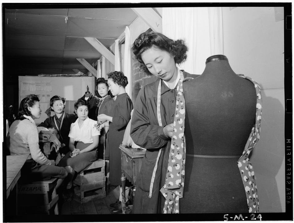 Pictures of Daily Life of Japanese Internment at Manzanar Camp in 1943 ...
