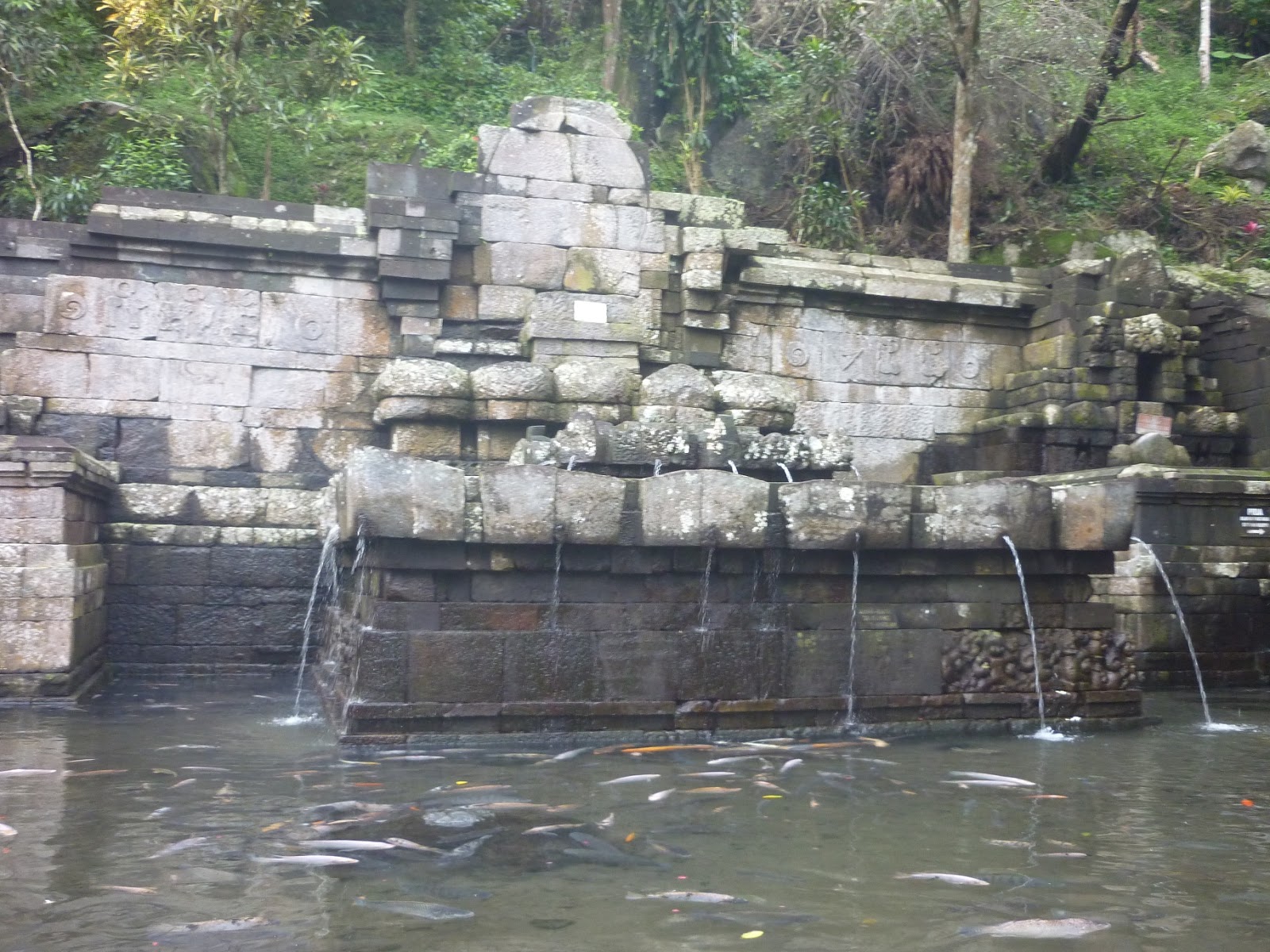 discoverz: Petirtaan Jolotundo Temple " Water of java king
