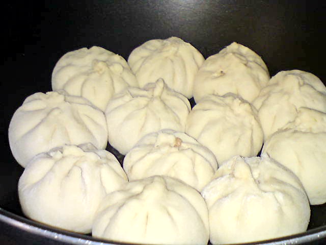 Cooking Pleasure: Pan Fried Steamed Buns [Sui Chern Pau]