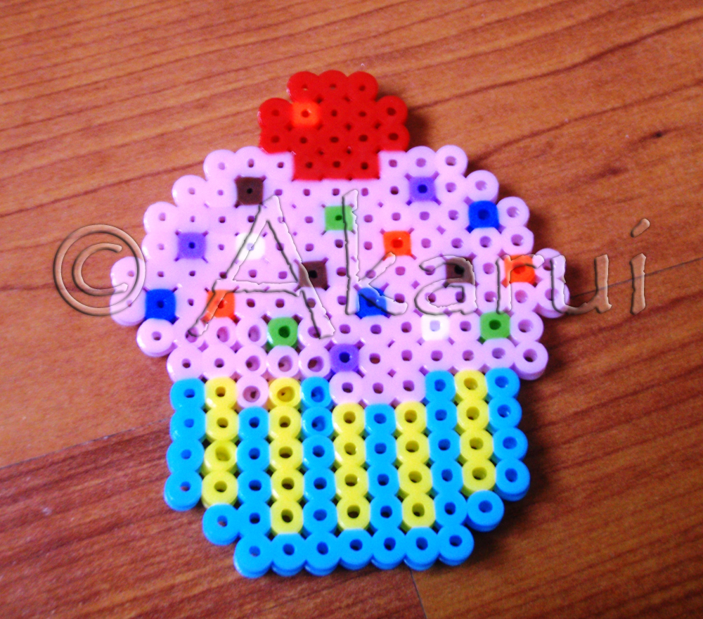 AYC0008 - Strawberry Cupcake Pyssla | Akarui