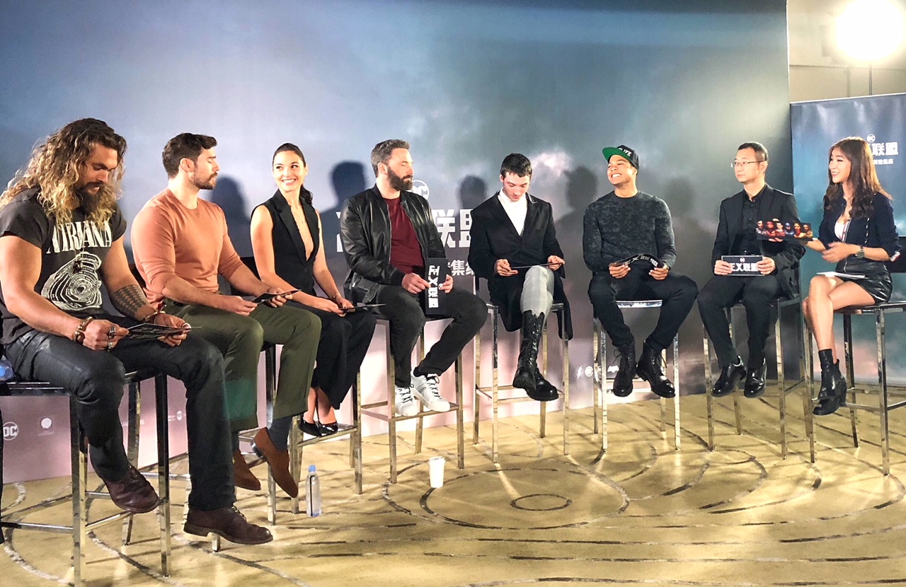 Henry Cavill News: 'Justice League' Cast In Beijing: Everything From Day 2