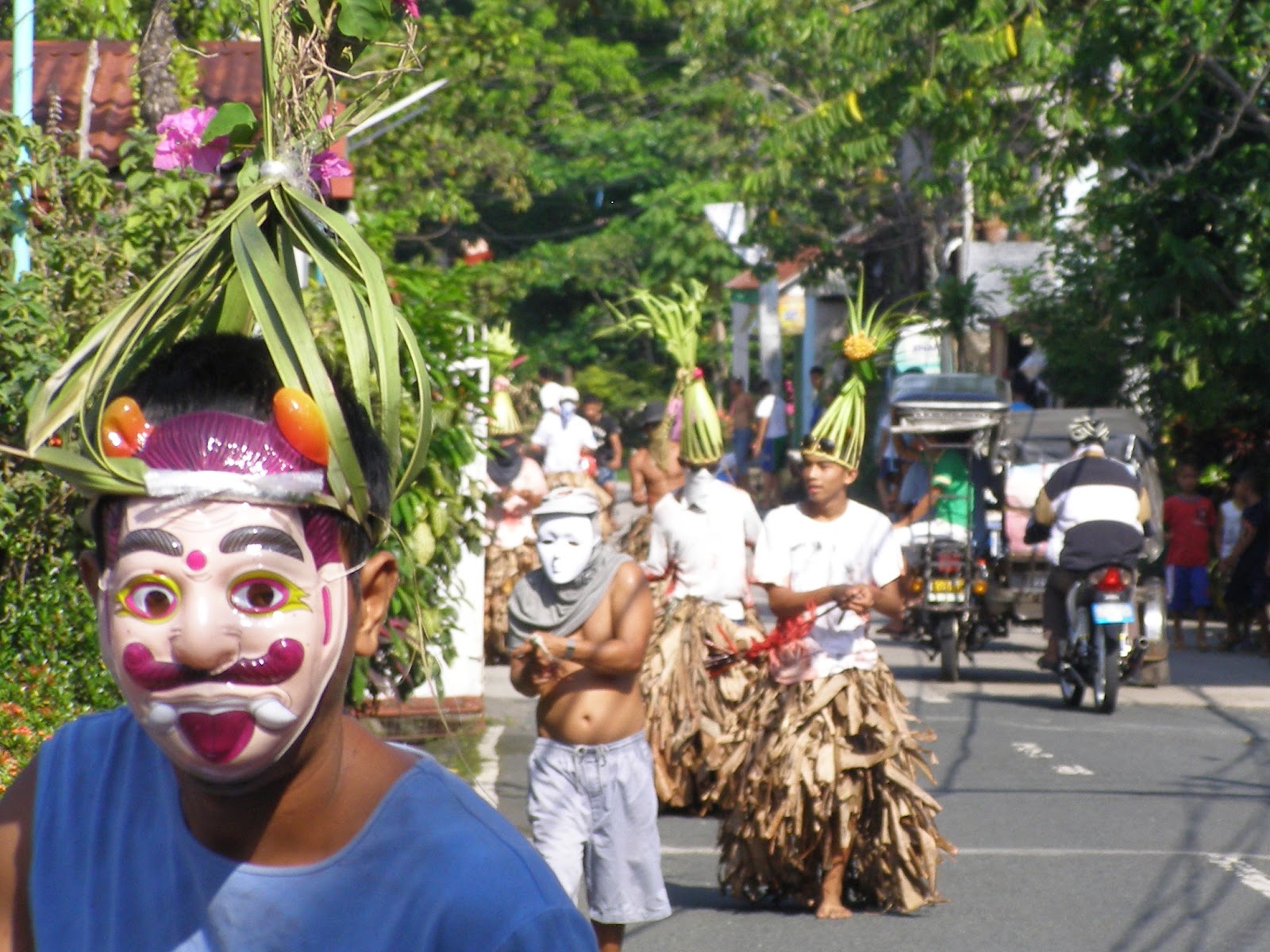 Noel, Vangie and Angel | Mga Batangala: Penitensya 2012: A Holy Week Ritual