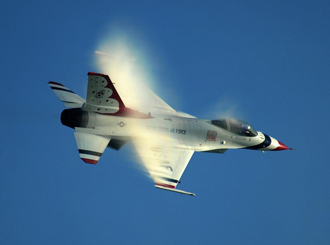 Chant du Départ: The Friday Flyby - September 2015