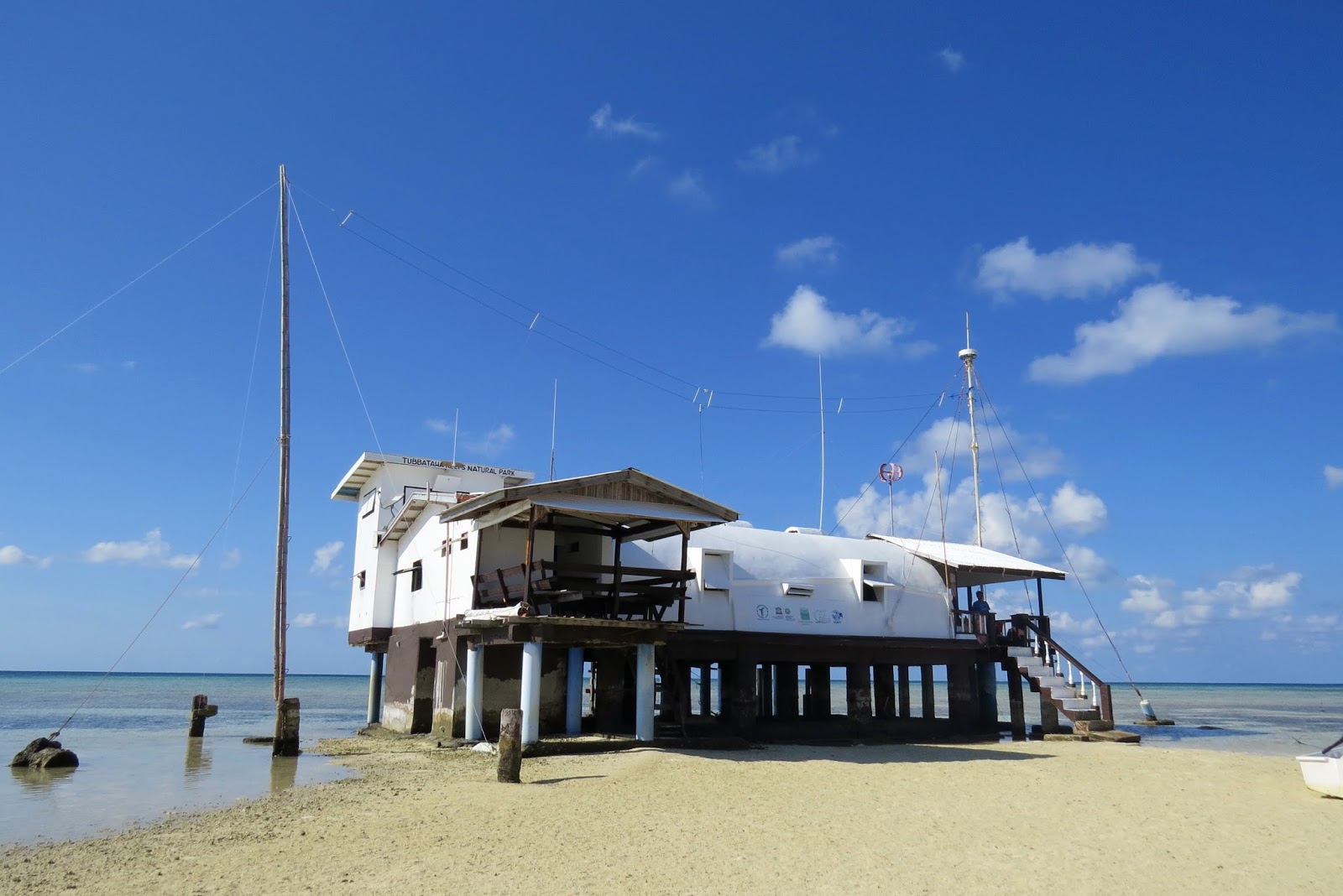 maiabird's brain: Tubbataha Adventure Day2: Ranger Station