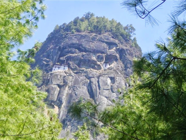 Bhutan Knit N Crochet: Can you see the God face of Guru Dorji Dorlo ...