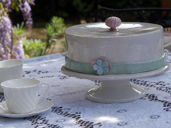 Homebuildlife: Ceramic cakes by Grace Johnson