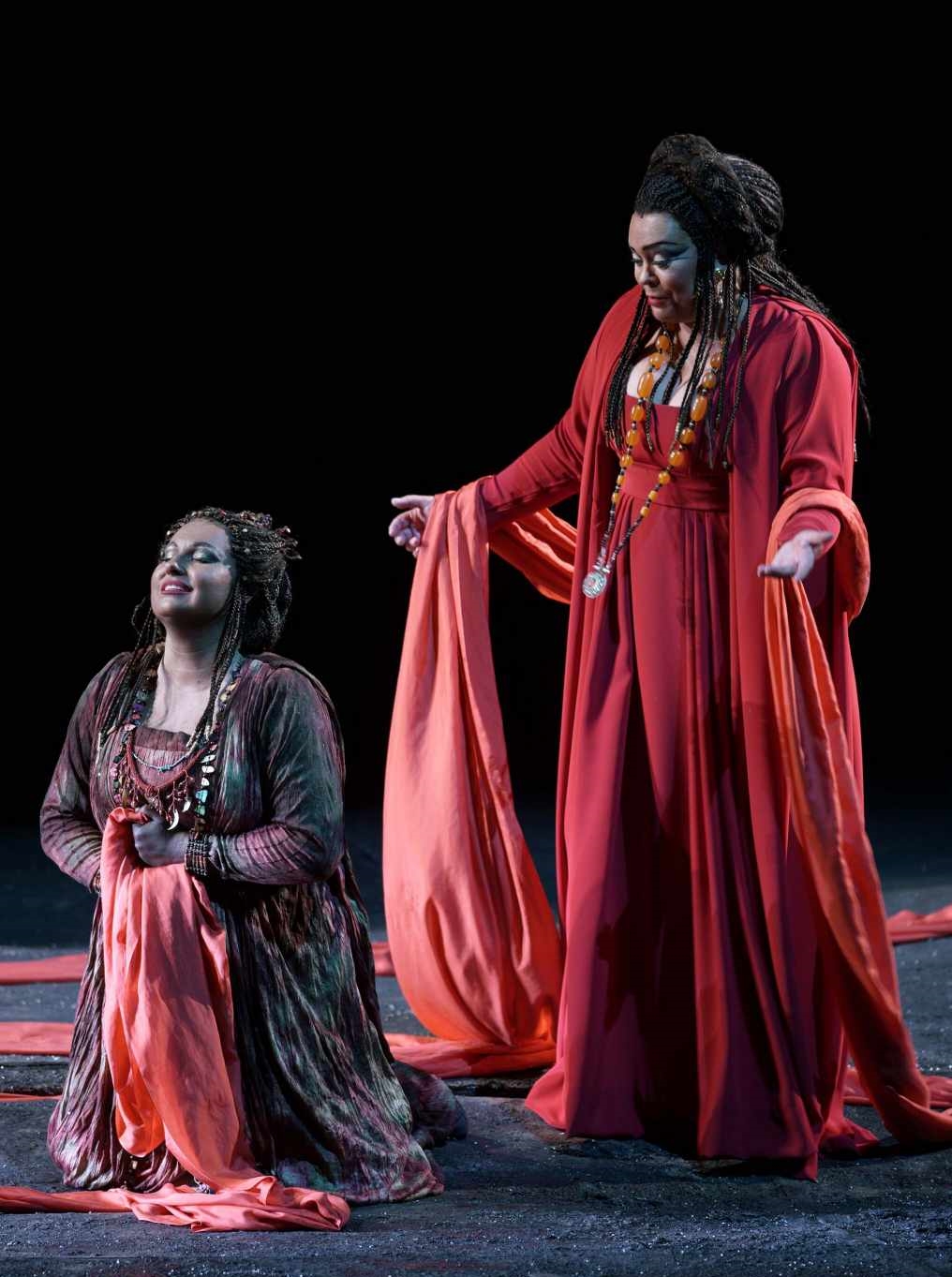 Desde el patio: Aida