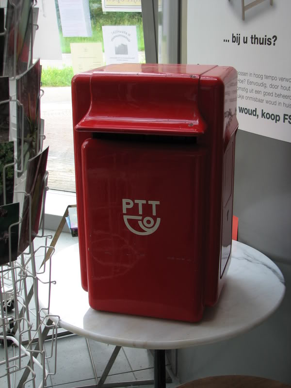 Zakina's blog: Postbezorging/brievenbussen