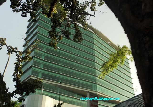 Risablogedia: Pencakar Langit Makassar (bag. 2 -- habis)