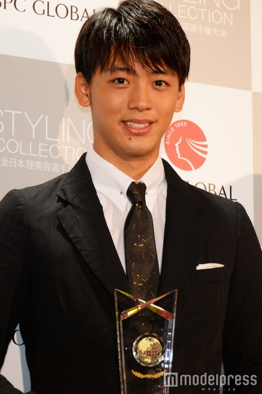 Ryoma Takeuchi Receives The 2016 Best Styling Award - JEFusion
