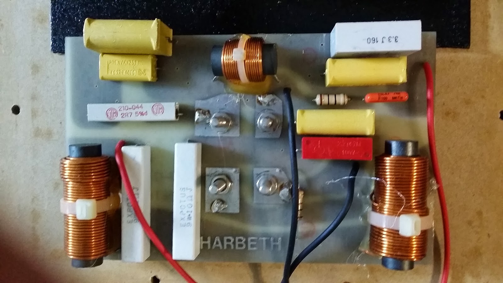 Hi Fi Fever: Harbeth HL Compact Cross-over board and Louspeaker set-up