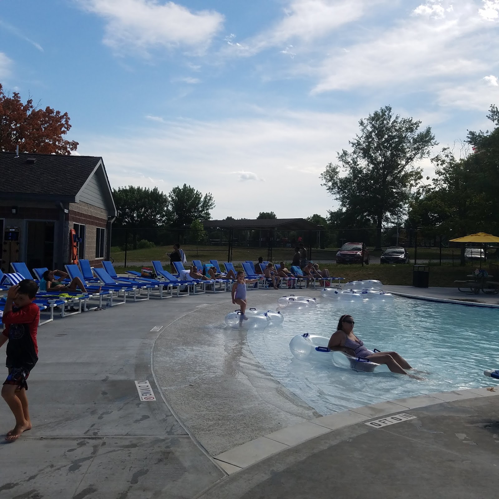 Play St. Louis: Wapelhorst Aquatic Facility, St. Charles