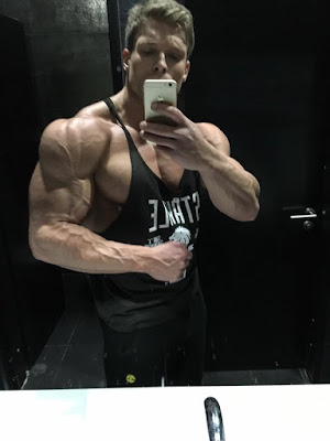 the beauty of male muscle: Robin