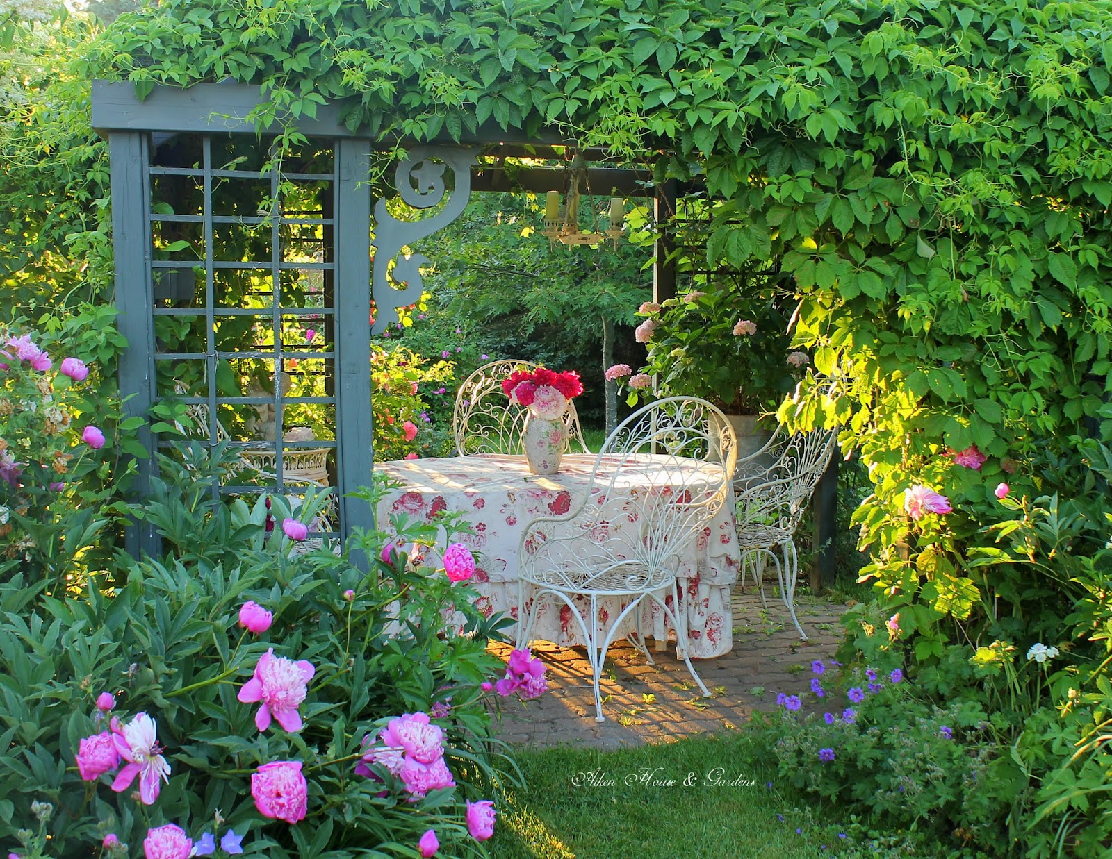 Aiken House & Gardens: Garden Bliss