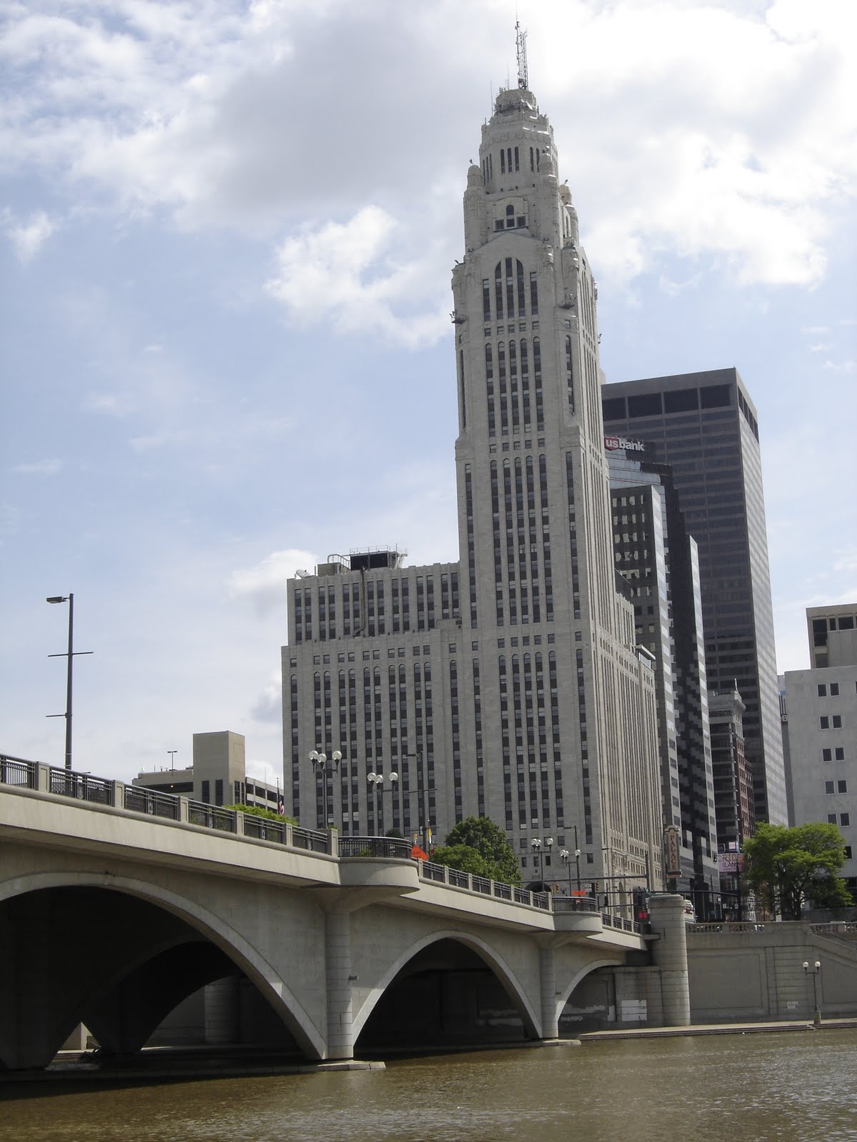 Places To Go, Buildings To See: LeVeque Tower - Columbus, Ohio