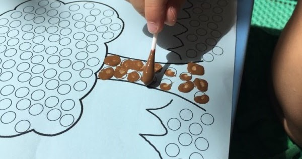 ELS NOSTRES MOMENTS: Trabajar la motricidad fina pintando