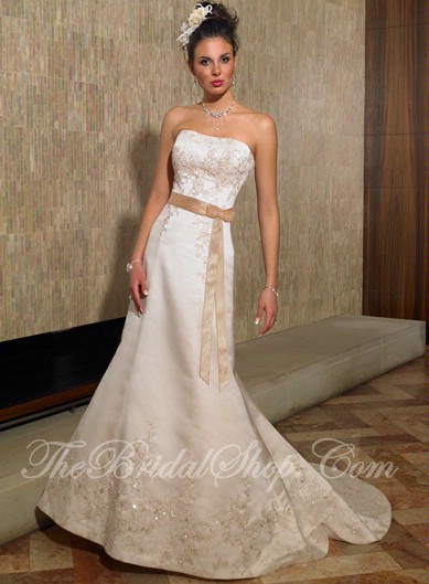 A Wedding Addict: Perfect Light Gold Soft Wedding Dress