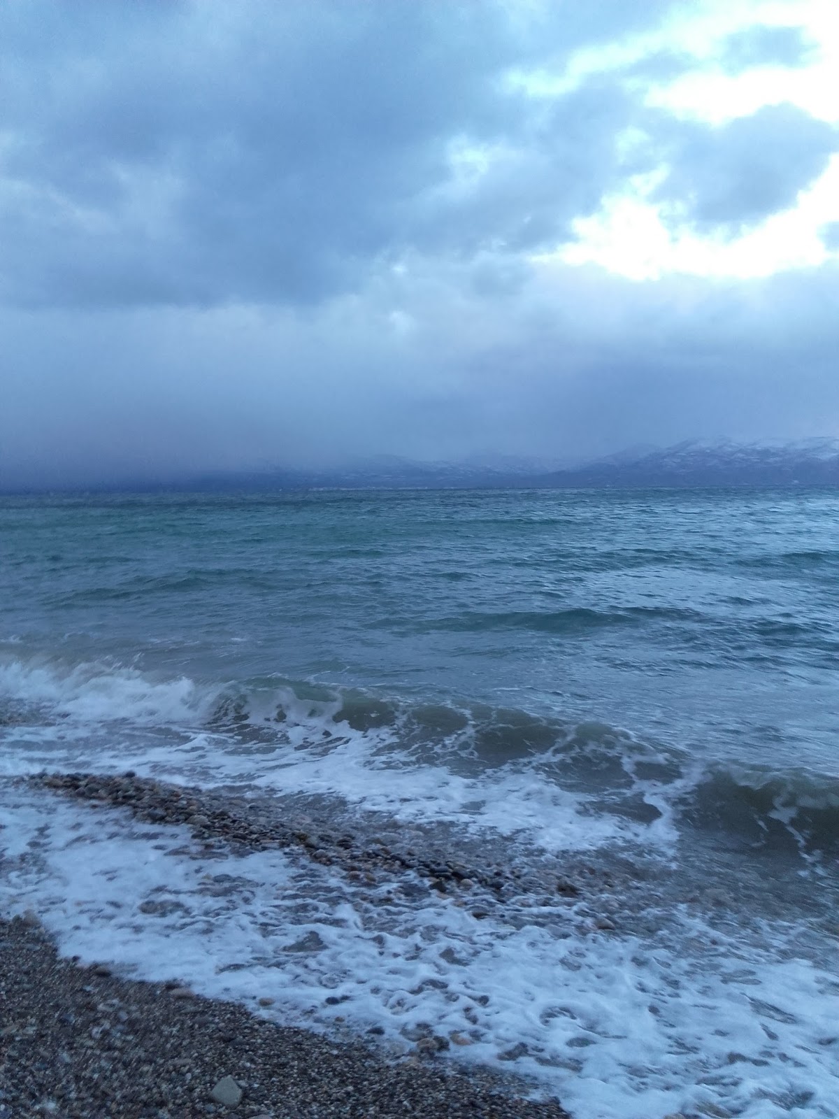 Η ΙΣΤΟΣΕΛΙΔΑ ΤΩΝ ΑΓΙΩΝ ΑΠΟΣΤΟΛΩΝ: ΧΙΟΝΙ ΣΤΑ ΒΟΥΝΑ ΚΑΙ ΑΓΡΙΕΜΕΝΗ ΘΑΛΑΣΣΑ ...