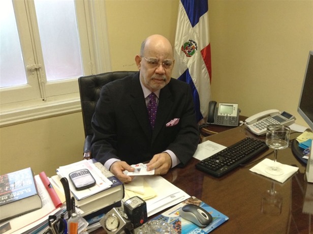 Picoteando el Espectaculo: Se rumora el periodista y diplomático Cesar ...