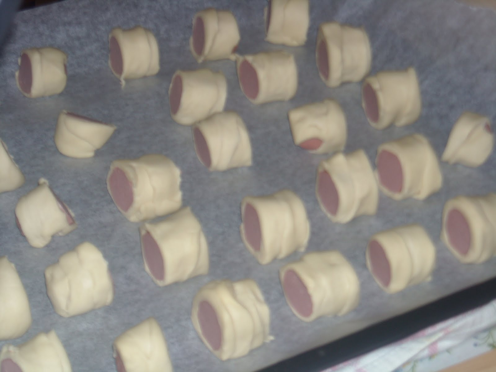 ROTOLINI DI PIZZA E WURSTELL da Le ricette di Lella su Akkiapparicette