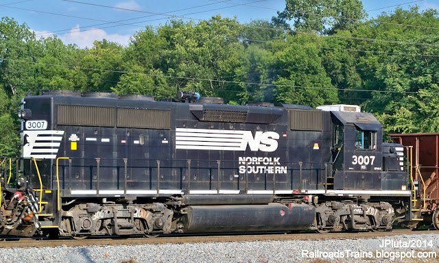 RAILROAD Freight Train Locomotive Engine EMD GE Boxcar BNSF,CSX,FEC ...