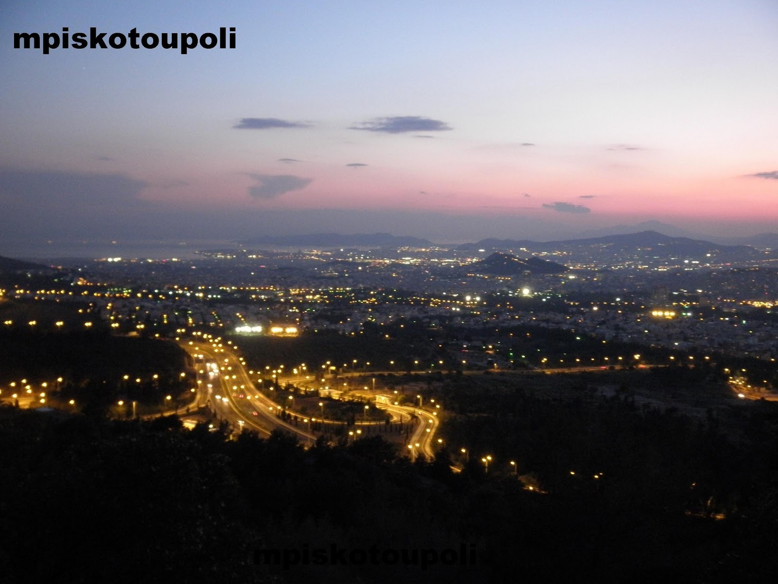 MPISKOTOUPOLI: Η ΑΘΗΝΑ ΤΗ ΝΥΧΤΑ...