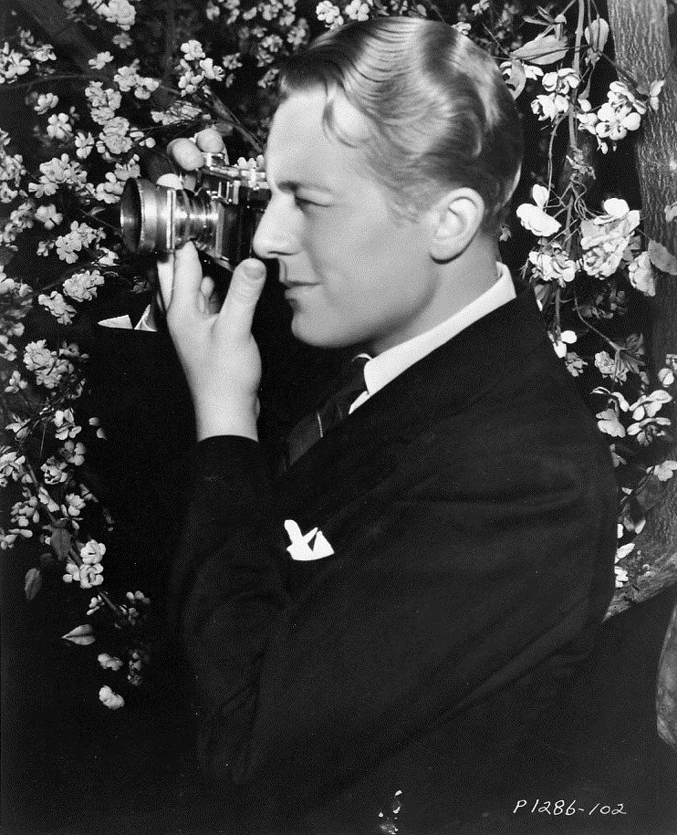 It's The Pictures That Got Small ...: THE FRIDAY GLAMOUR 15!