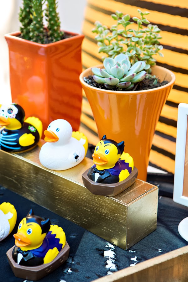 Meg Designs: Happy Halloween!