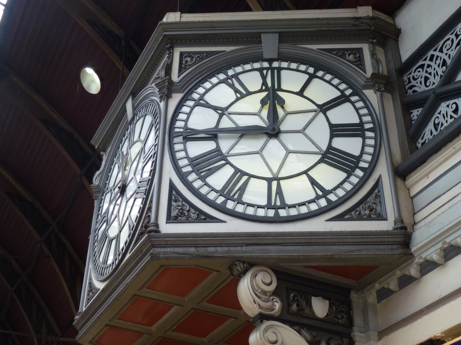 Thrifty MummyHen: Train journey