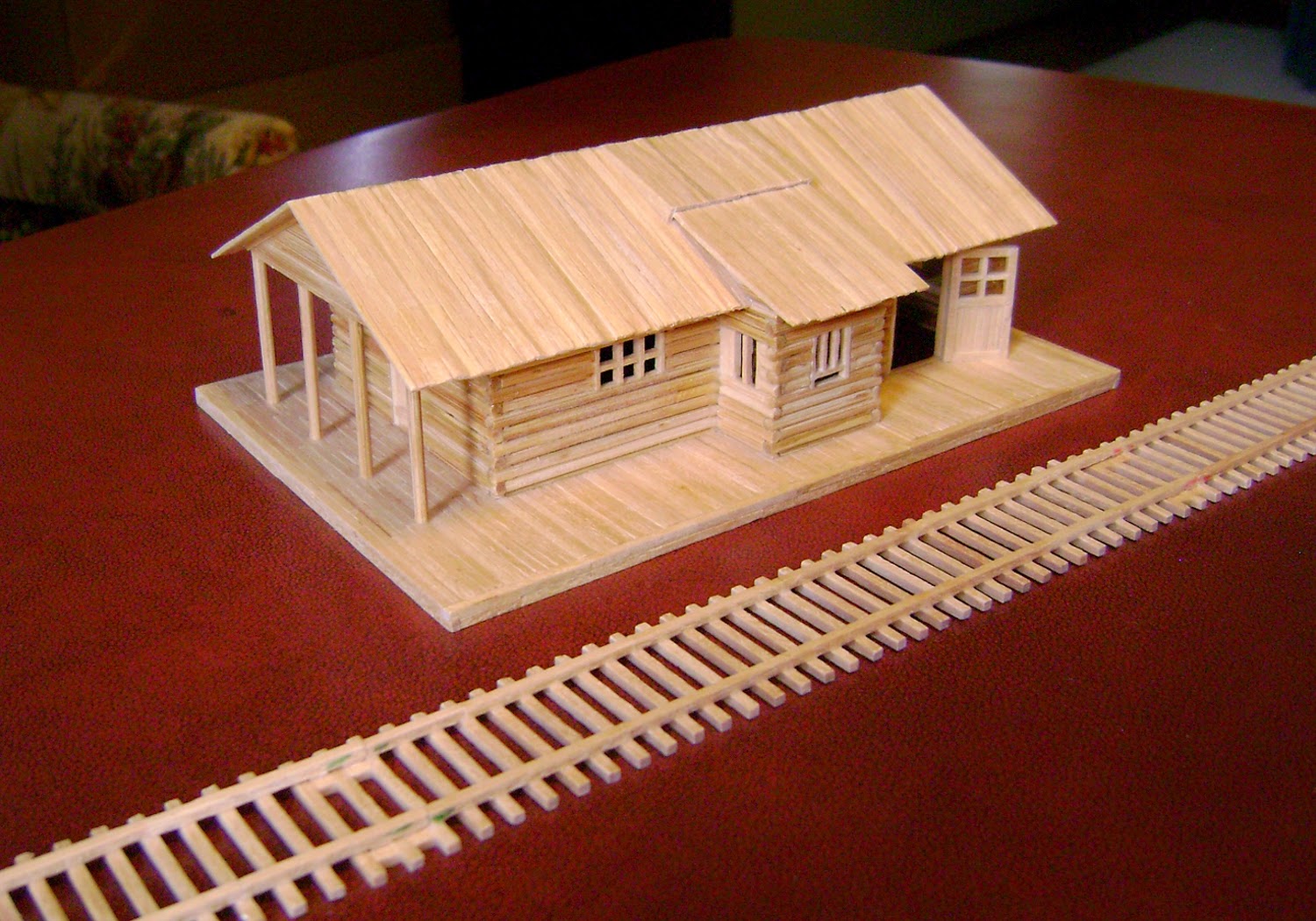 Old West Toothpick Town: Train station and tracks