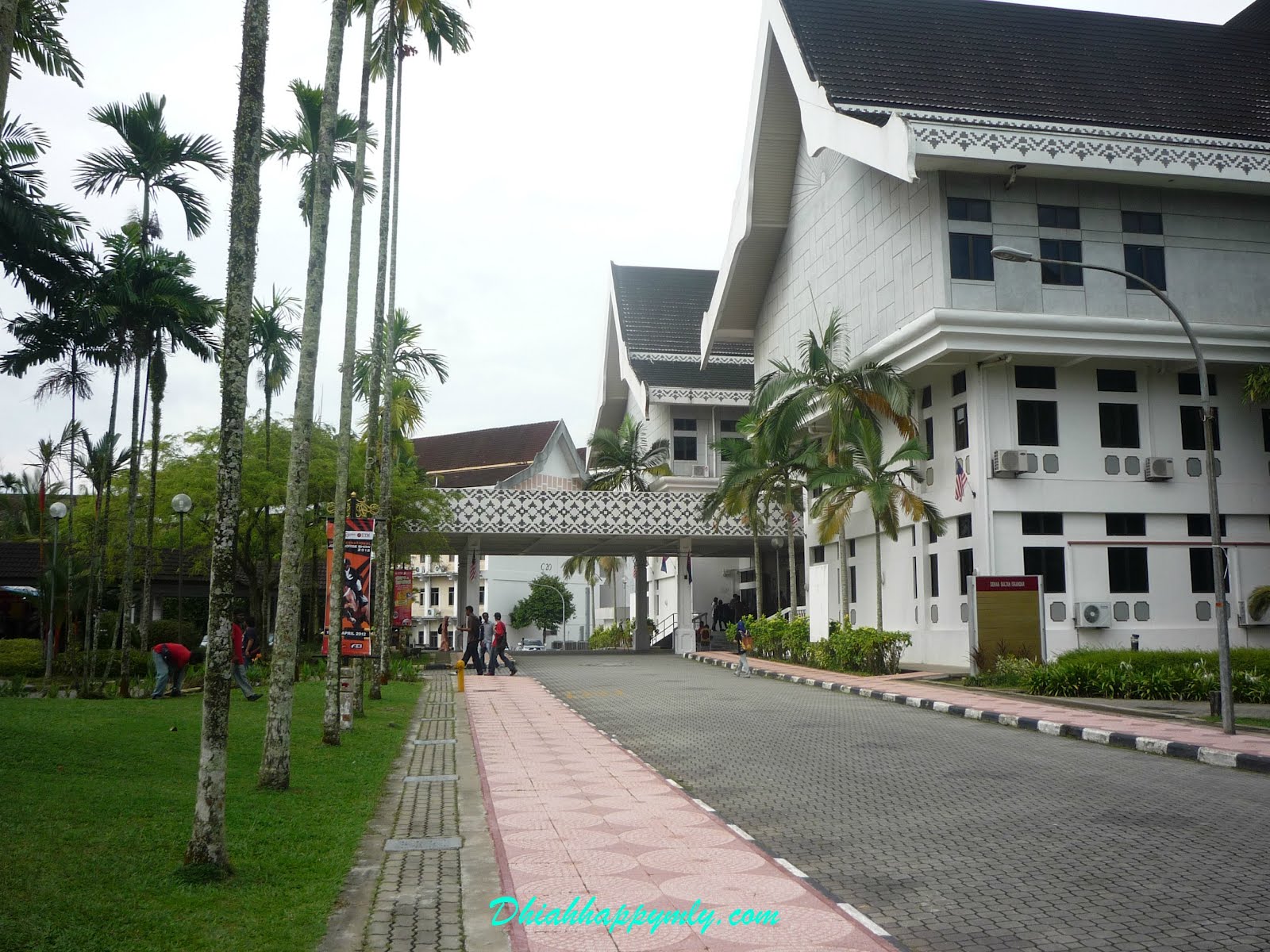 dhiah ss501: MASJID SULTAN ISMAIL,DEWAN SULTAN ISKANDAR, UTM,UNIVERSITI ...