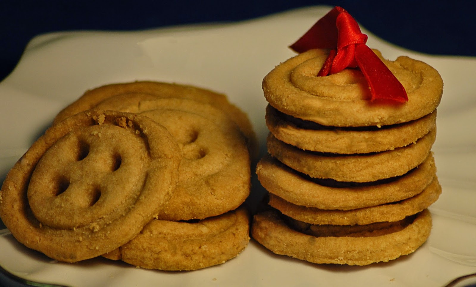 Madhavi's Cyber Kitchen: Button Cookies