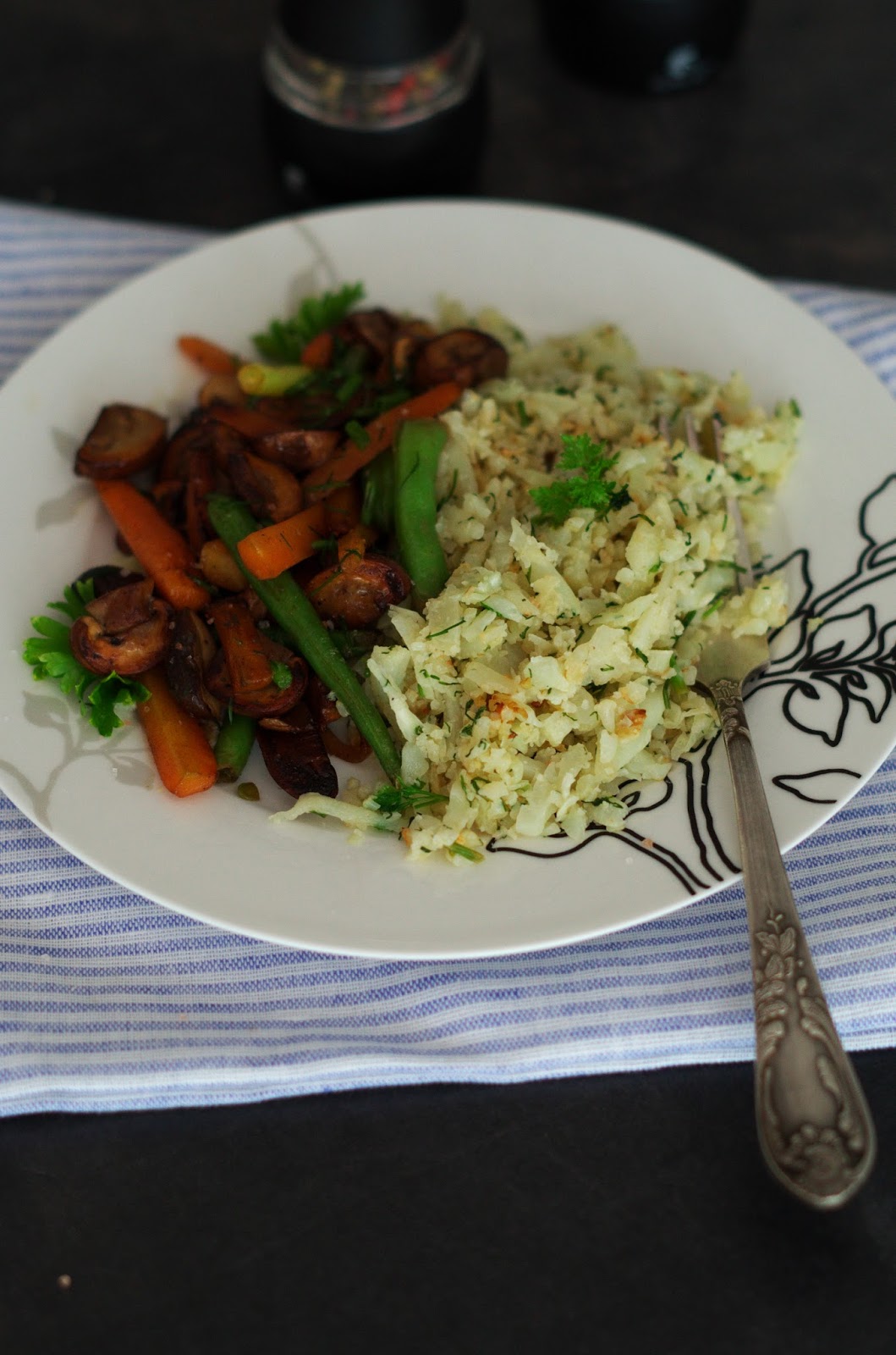 TOIT & PILT: Värsked porgandid, seened, aeduba ja lillkapsas pannil