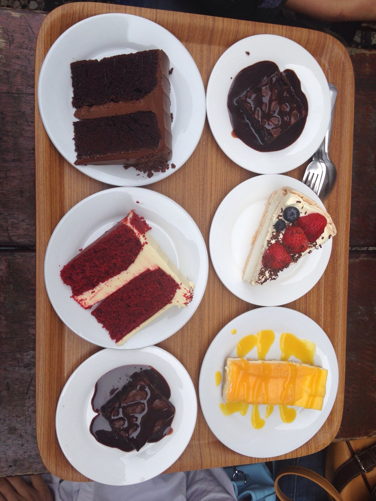 Adda Aziz: Travelog AZ : Kuantan, Pahang..Haa Kula cakes!