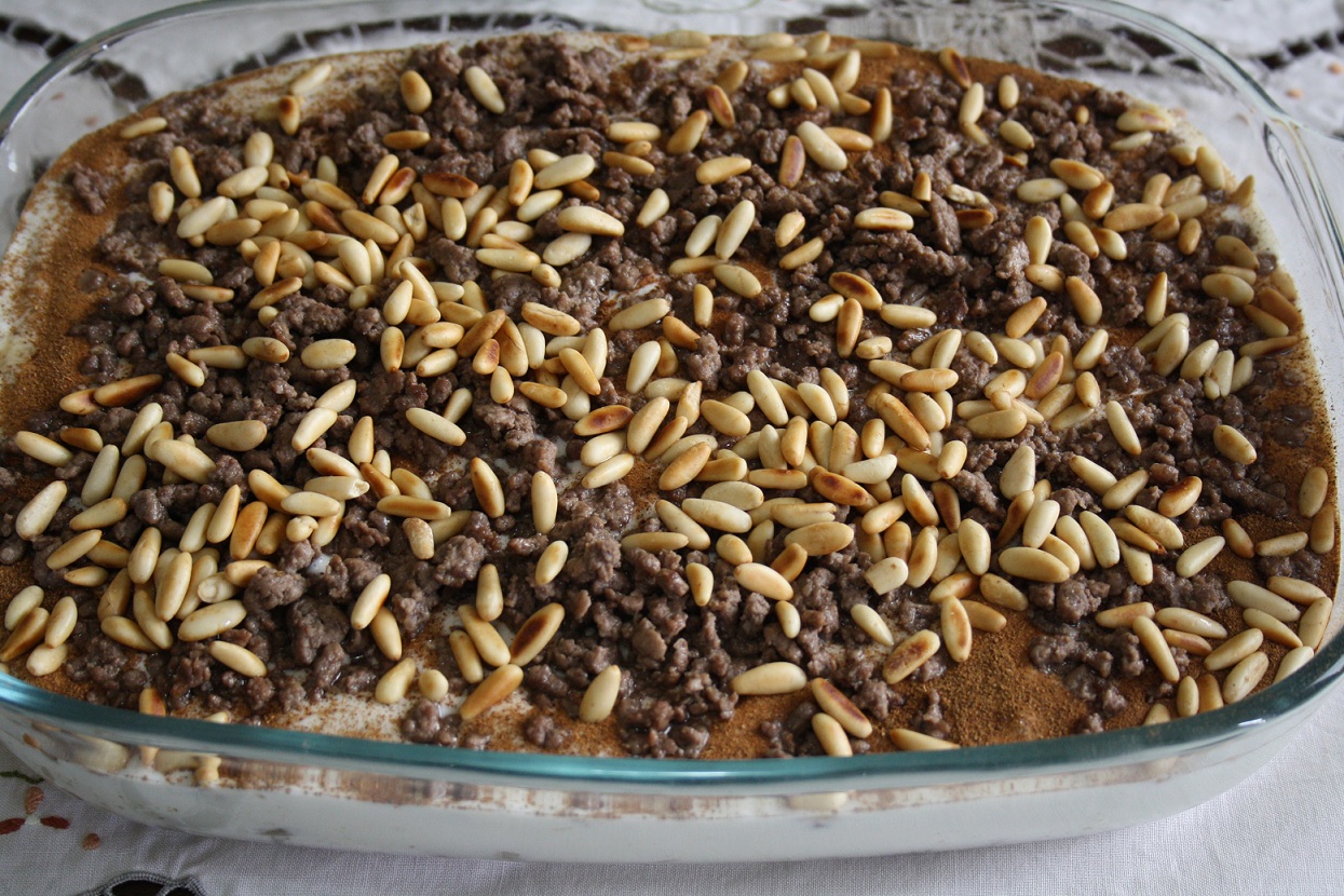 Cooking in the Desert: Lebanese Meat Fatteh Recipe