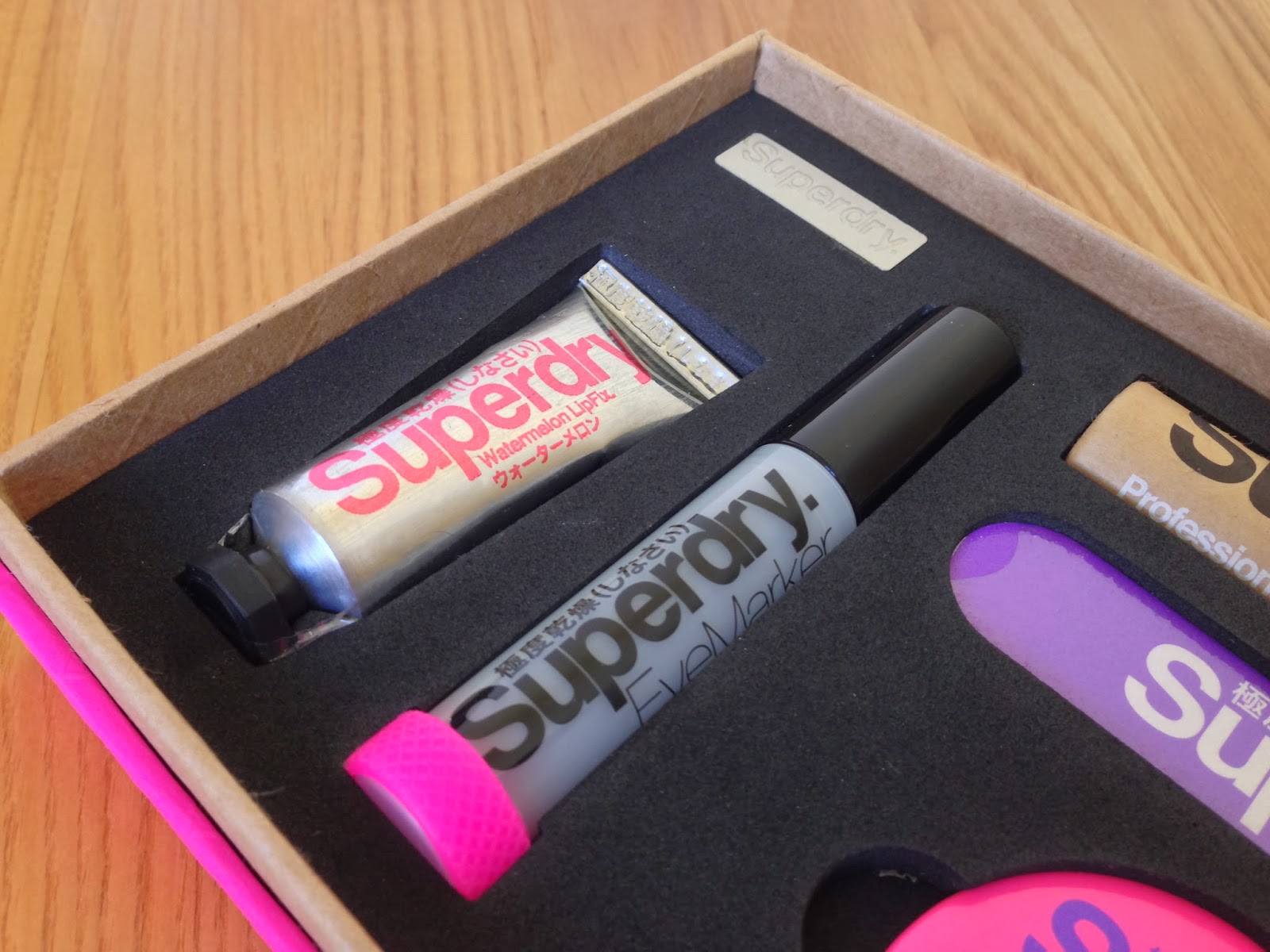 Brush up and Make-up!: Superdry Bento Beauty-Box