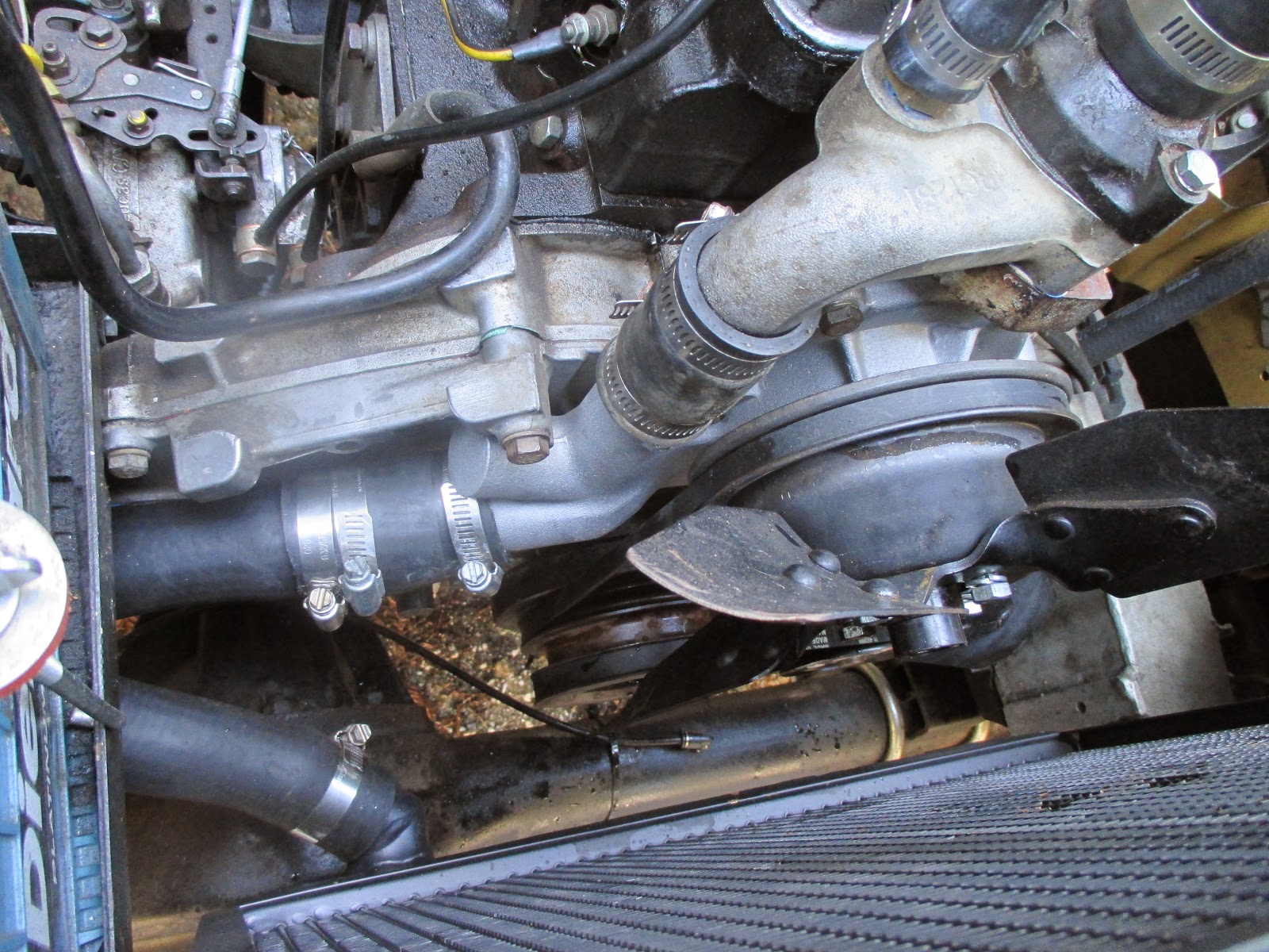 Genocache: Land Rover 19J water pump remove, replace