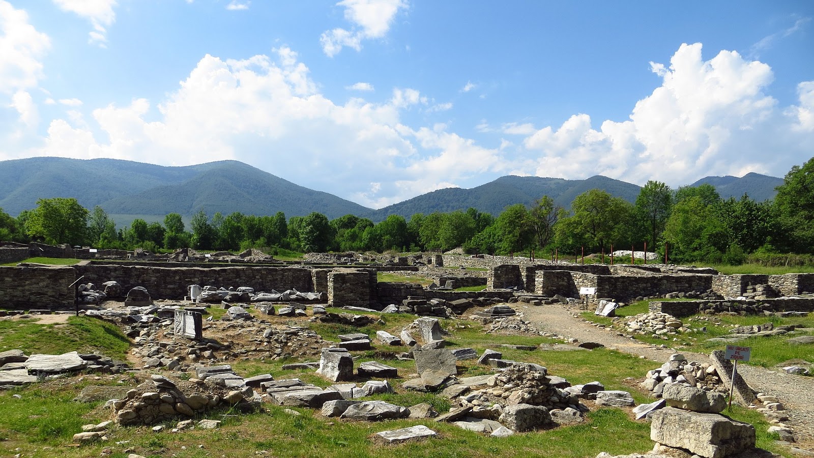 Cercul de stele: Astronomie la Sarmizegetusa (II)