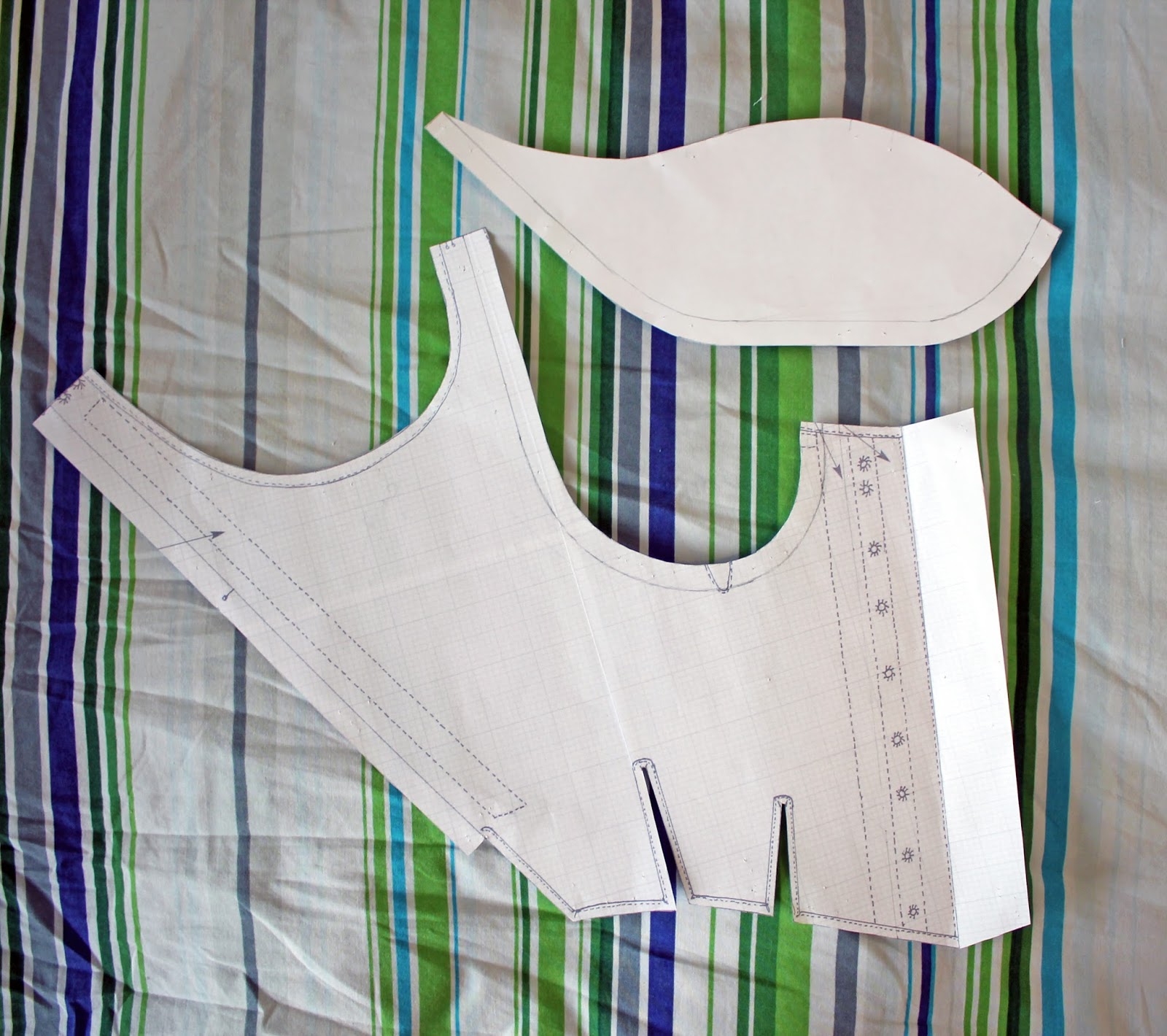 Rococo Atelier: When 18th century sewing gets too overwhelming...