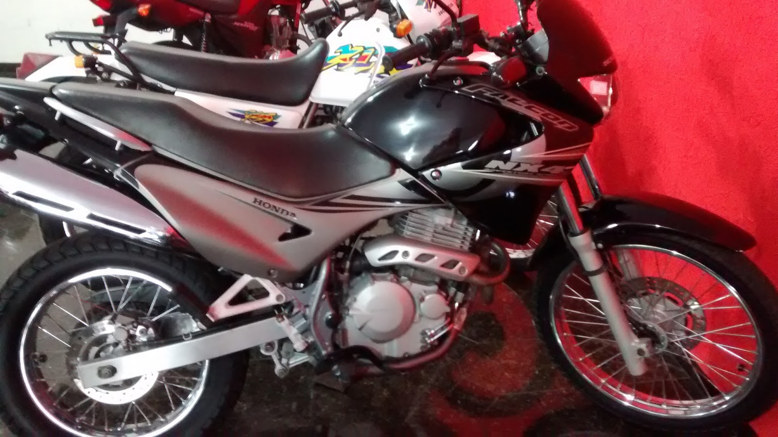 Motocar Motos Usadas Jaboticabal: HONDA NX-4 FALCON 2008 PRETA R$12000,00