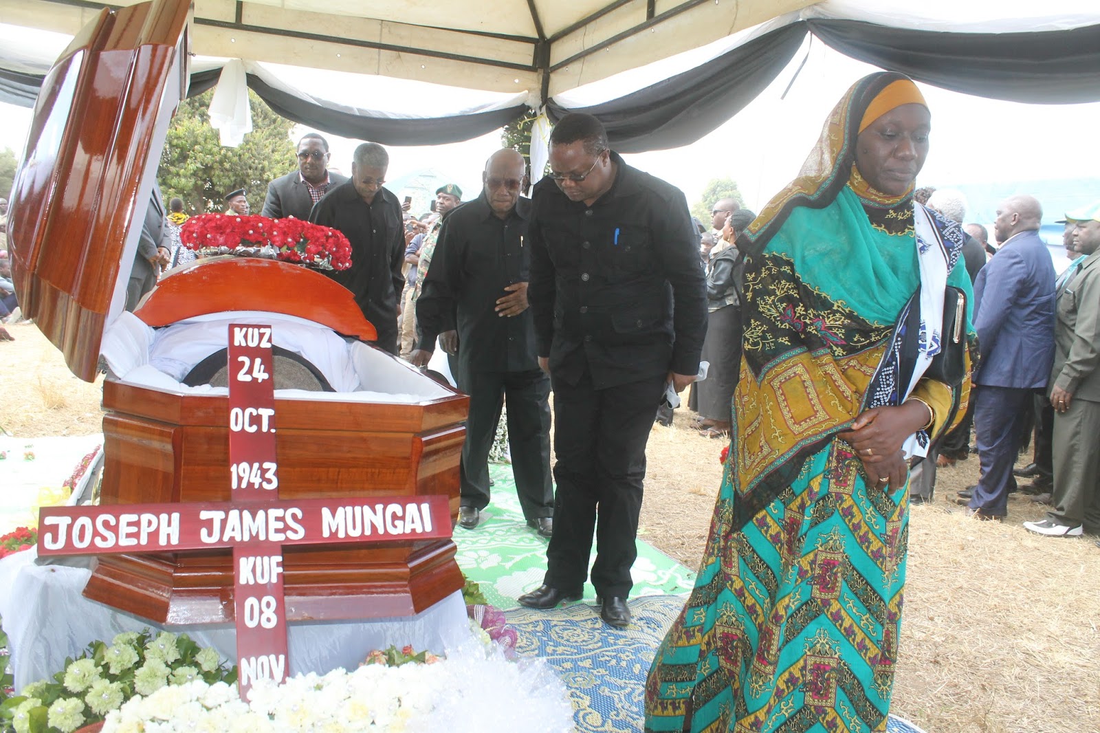 Waziri wa Ardhi WILLIAM LUKUVI aongoza Mazishi ya JOSEPH MUNGAI ...