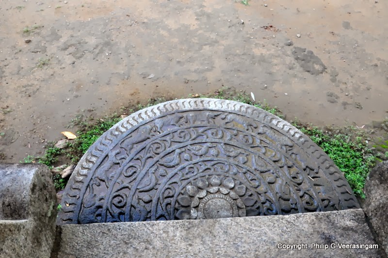 Images of Sri Lanka on blogspot.com: Artifacts at the 'Aethagala ...