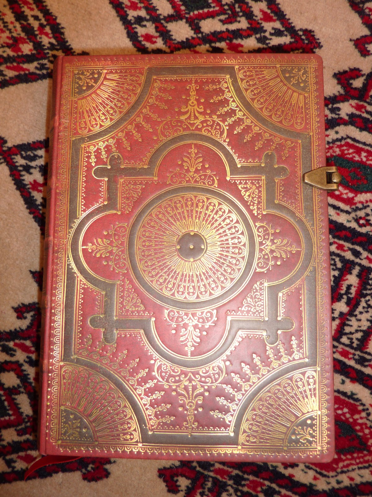 Plannerisms: Paperblanks Midi Ventaglio Rosso Journal as Day Per Page ...