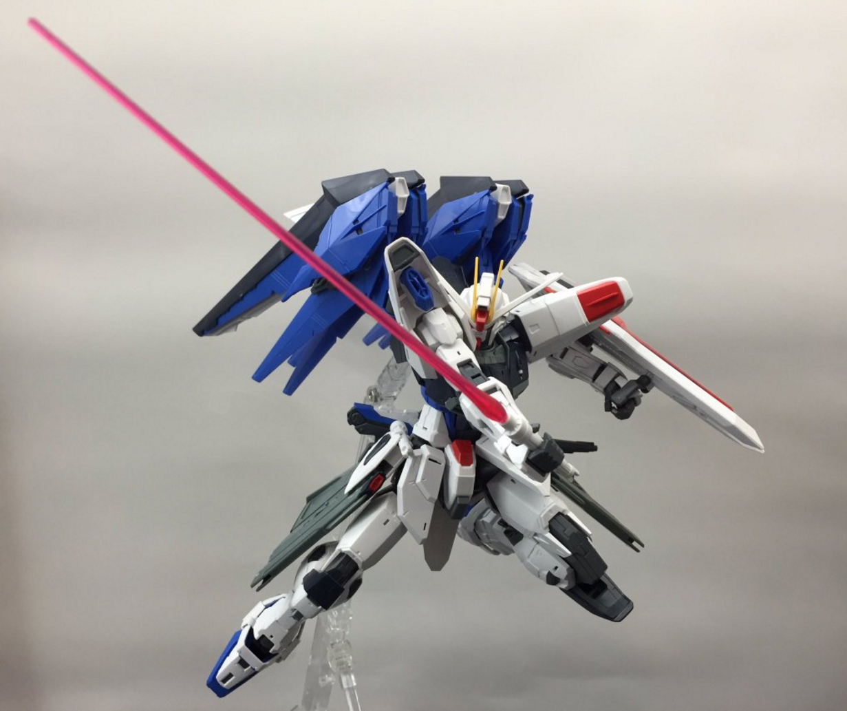 GUNDAM GUY: MG 1/100 Freedom Gundam 2.0 - Review by YellowSubmarine