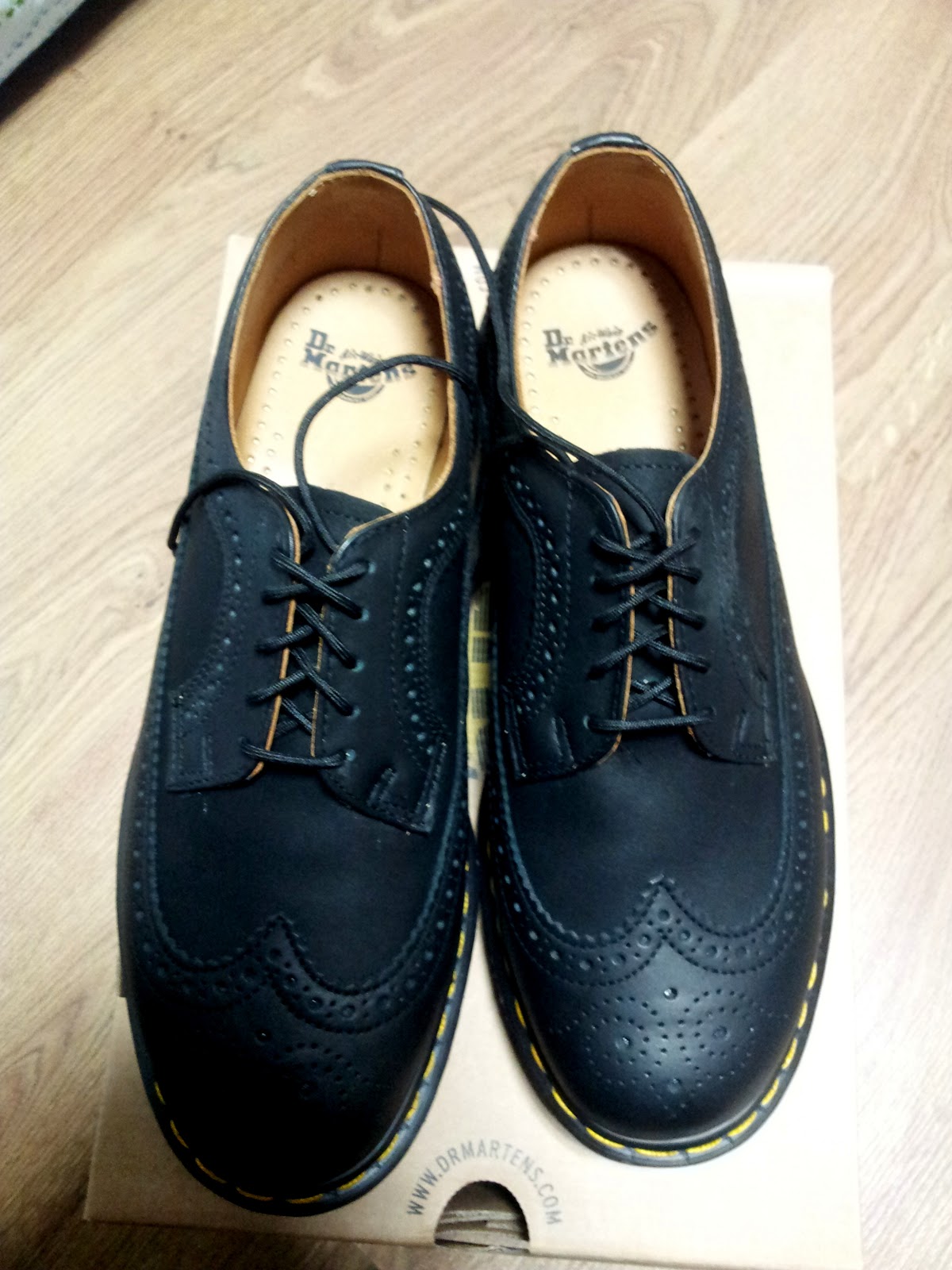 SIHYO: Dr Martin Brogue shoe 구입기