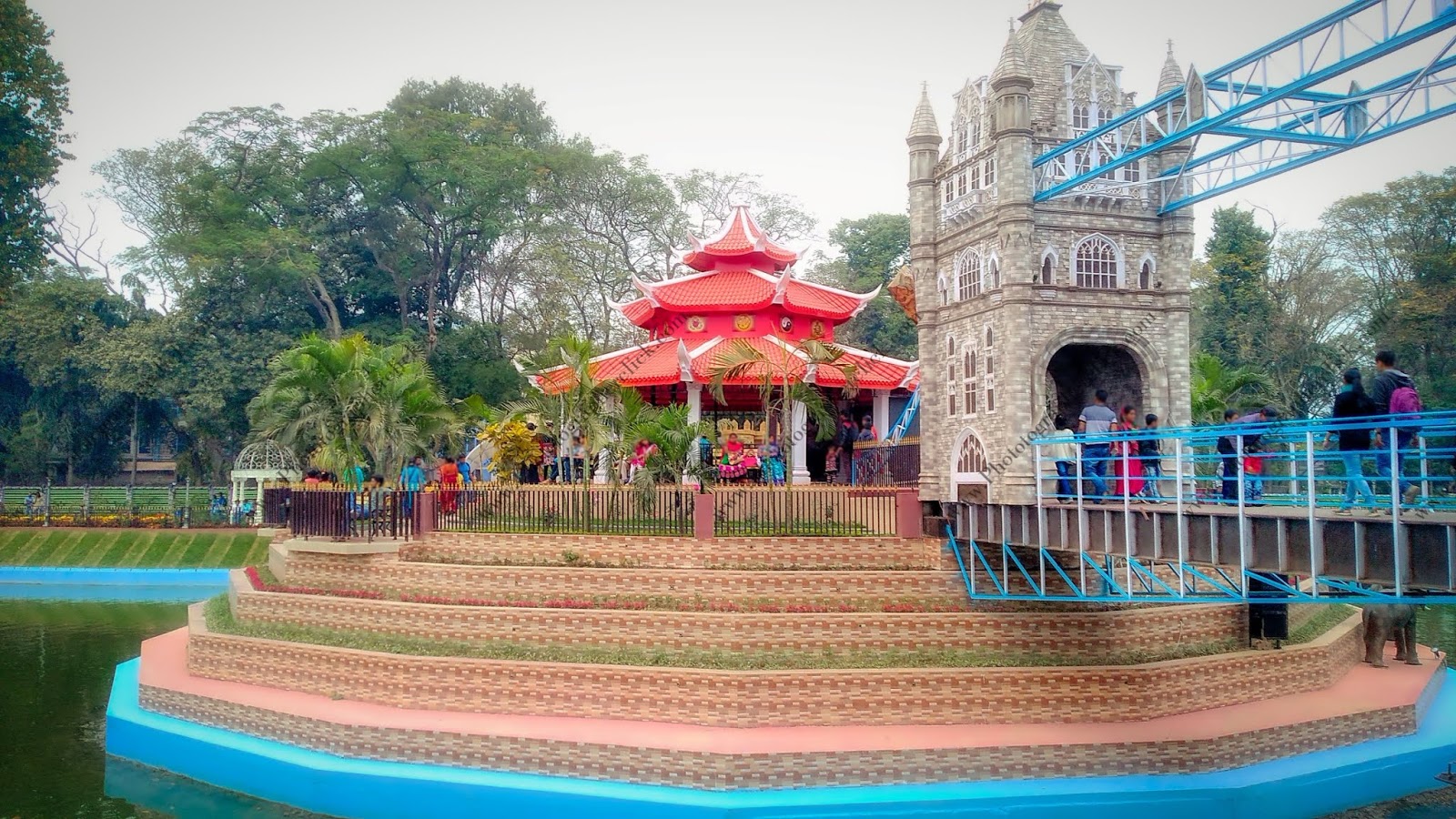 সিরাজ উদ্যান বারাসাত,হাতিপুকুর