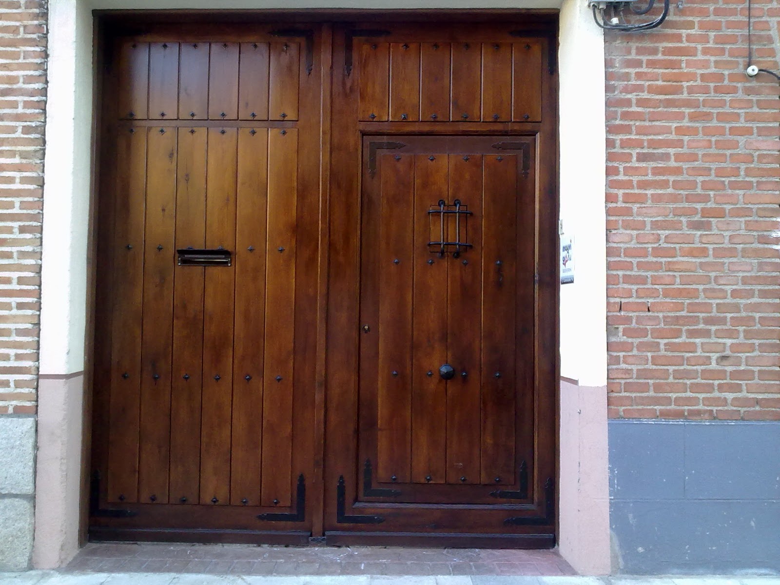 Portones de Madera | FABRITECMA