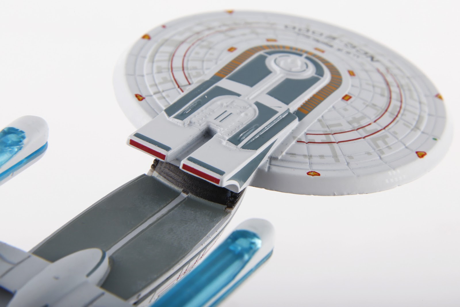 The Trek Collective: Review: The Official Starships Collection #8 - USS ...