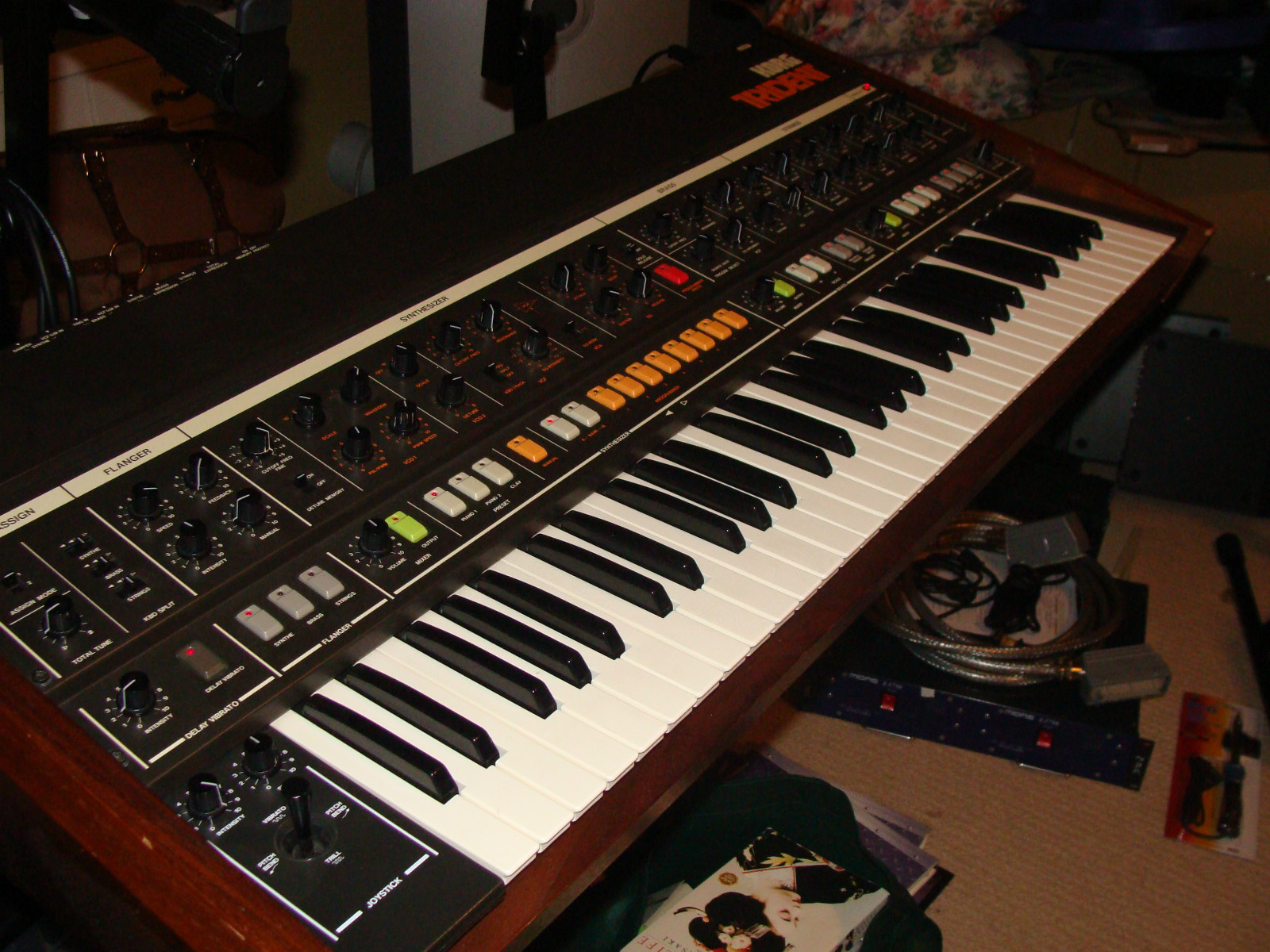 MATRIXSYNTH: Korg Trident Vintage Synth (Synth Brass Strings )