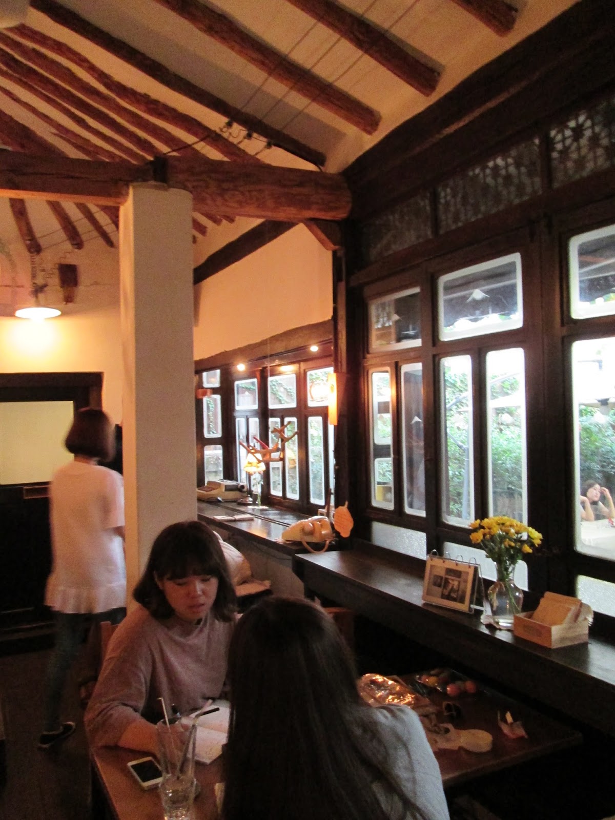 Cafes in Korea :: Daegu Hanok(Korean traditional house) Cafe 'MOGA'